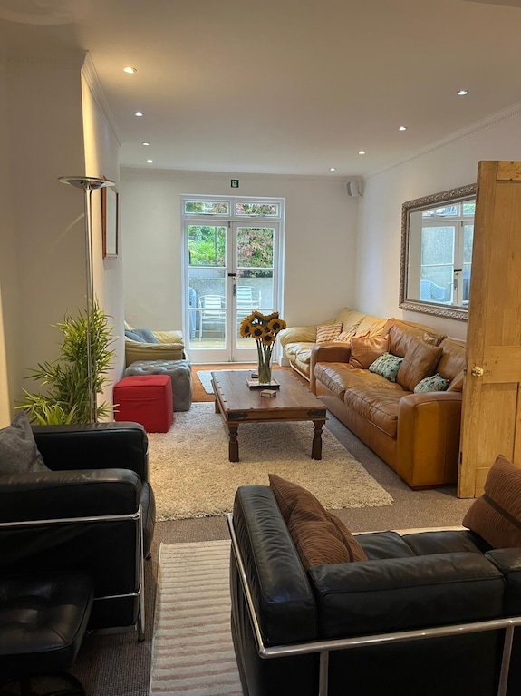 Groot Paleis Pand Aan Zee, Stad, Ommuurde Tuin, Koningen Suites & Eigen Parkeren - Eastbourne