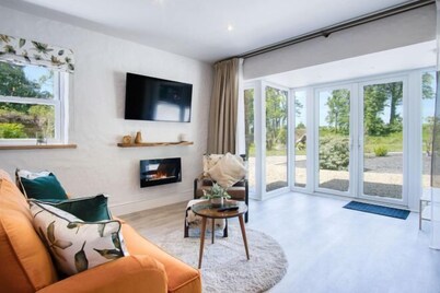 The Pig Stye - 1 Bedroom Studio - Princes Gate