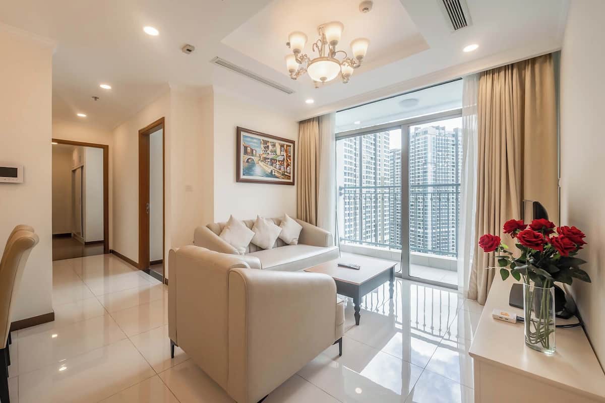 Apartamento Superior, 3 quartos, varanda, Vista para a cidade | Roupa hipoalergénica, minibar, com decoração personalizada