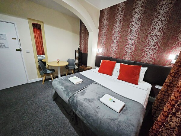 Ground-floor Queen Bed Studio Apartment With Free Parking - Portsmouth