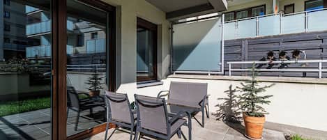 Apartamento, vista para o pátio | Terraço/pátio interior