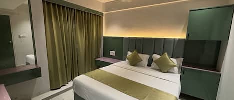 Quarto casal clássico, vista para a cidade | Wi-Fi de cortesia