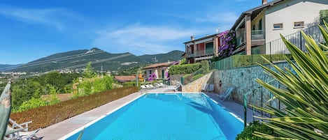 Apartamento standard, 1 quarto, micro-ondas (Sole Retreat: Shared Pool,) | Piscina | Piscina externa sazonal