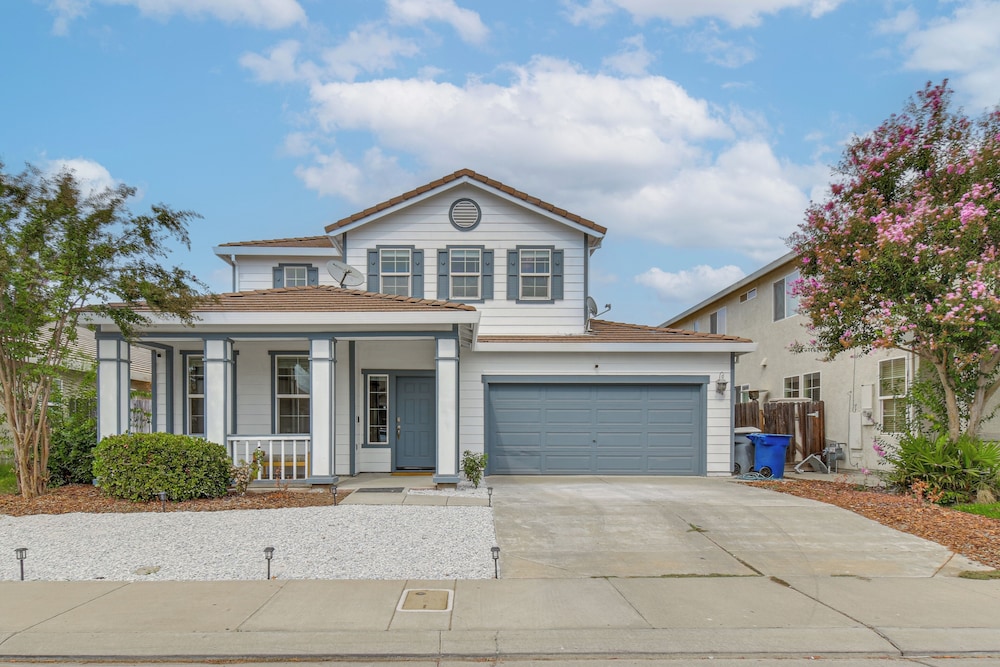 7 Mi To Lake Yosemite: Family Home W/ Fenced Yard - Merced, CA
