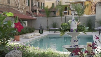 Piscina exterior sazonal 