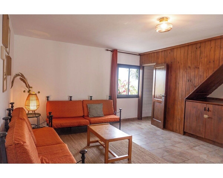 Co-living At Casa Cocolores - La Oliva