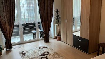 Estúdio conforto, sacada, vista para o pátio | Wi-Fi de cortesia