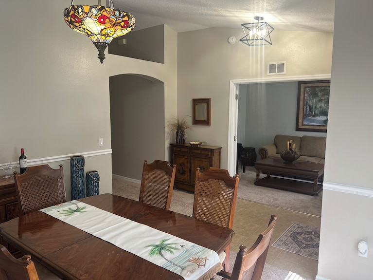 3-bedroom House In Charming Deland With Ac - DeLand, FL