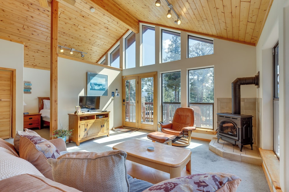 Mtn-view Deck: Cabin Getaway In Angel Fire - Angel Fire, NM