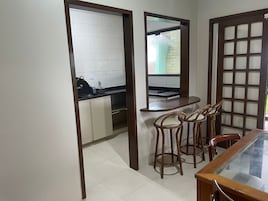 Apartamento luxo, varanda, vista para o mar | Berços grátis, camas extras/dobráveis (sobretaxa), Wi-Fi de cortesia