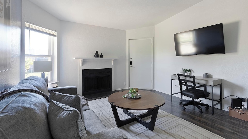 Landing | Incredible 2bd, Pool, Tennis Court - Highland Hills - Dallas
