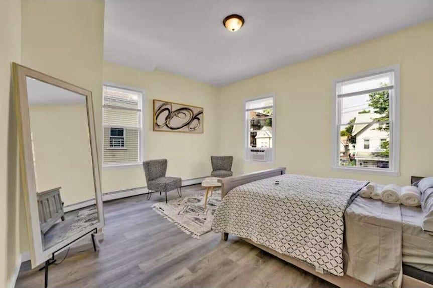 Spectacular And Spacious 3-bedroom Apartment With Ac And Heater In Mount Vernon. - Malba - Queens NY