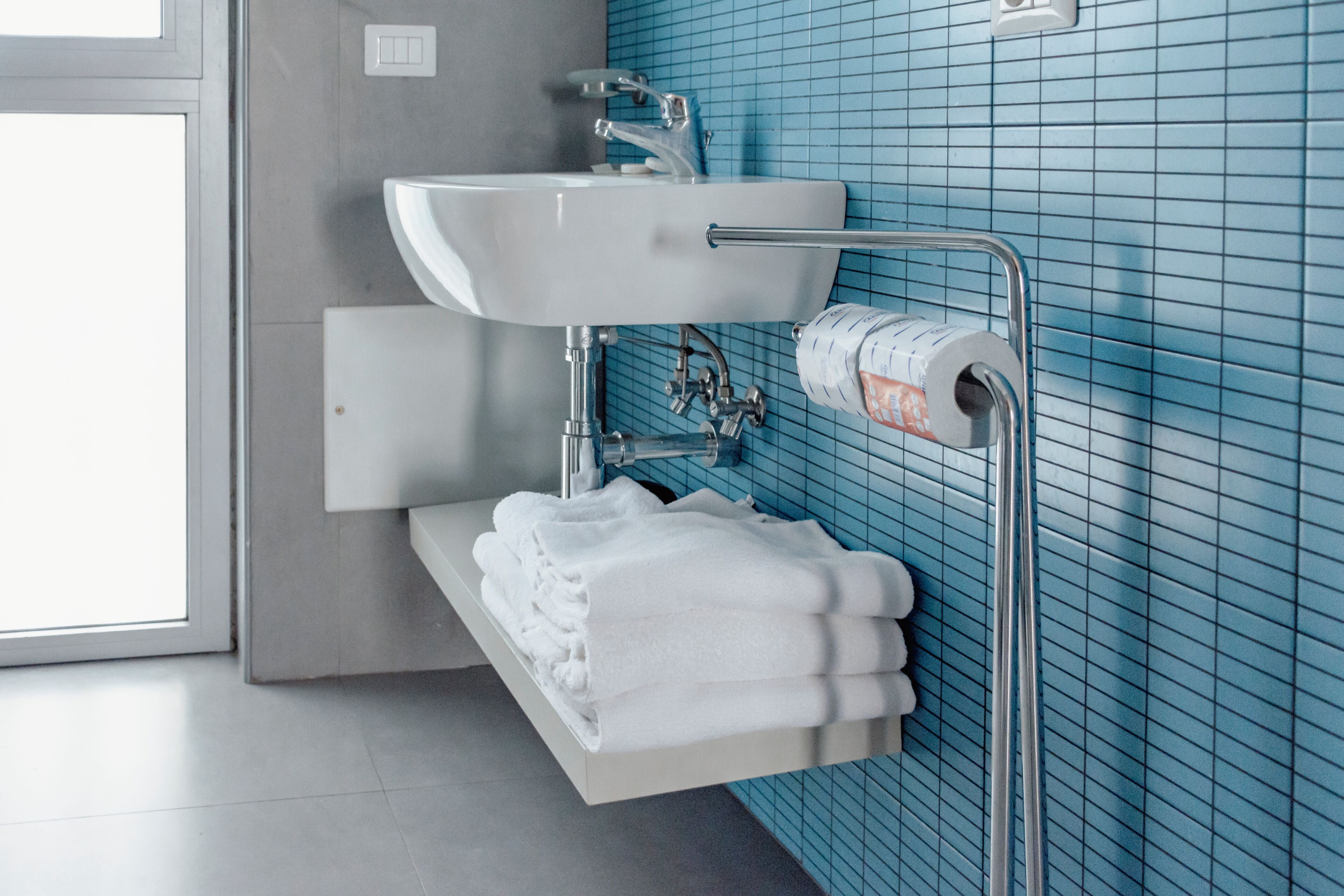 Apartamento Comfort | Casa de banho | Um polibã, um secador de cabelo, um bidé, toalhas fornecidas 