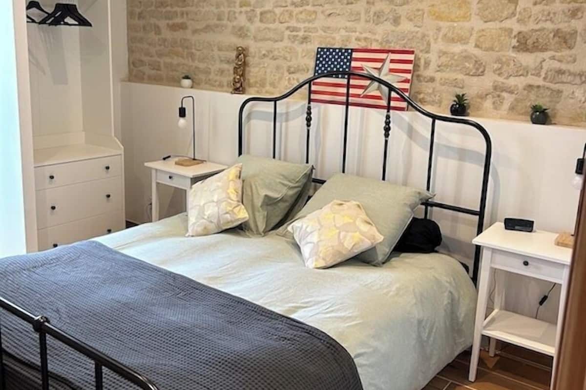 Quarto Clássico com Cama de Casal | Wi-fi grátis
