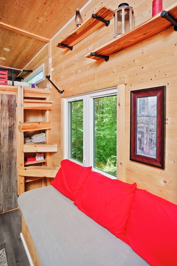 The Nest | Off-grid Tiny House In The Forest! - Perth