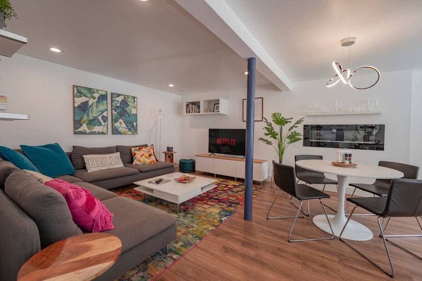 2 Queen+1 Full | 2full Baths | Walk To Lu & Shops! - Lynchburg, VA