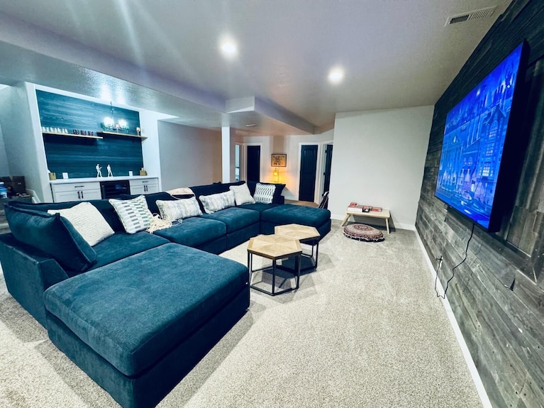 Sleeps 14 - 5br Greeley Home | Patio | Pets | Ev - 그릴리