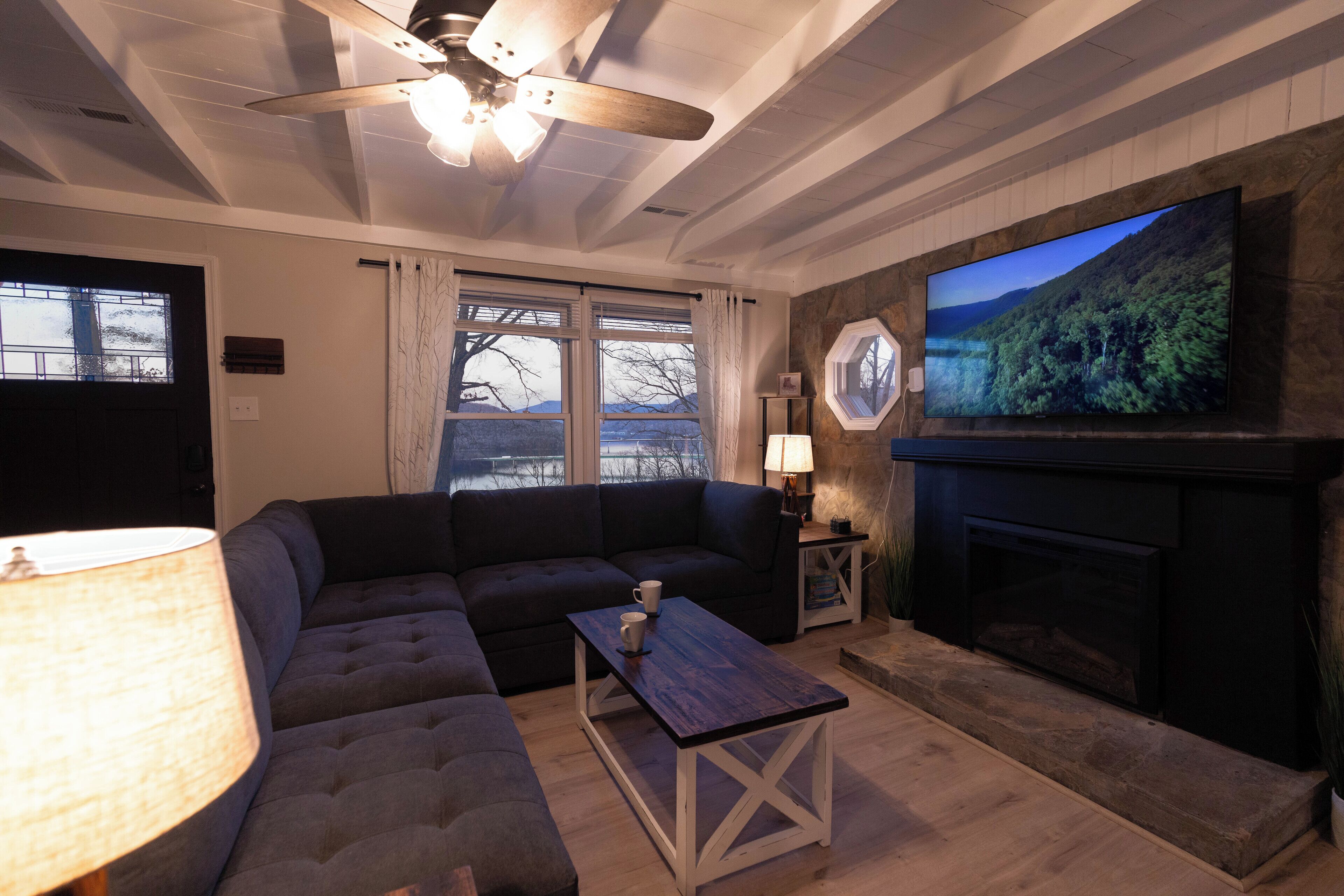 Overlooks Nickajack Lake -Relaxing Getaway! - Jasper, TN