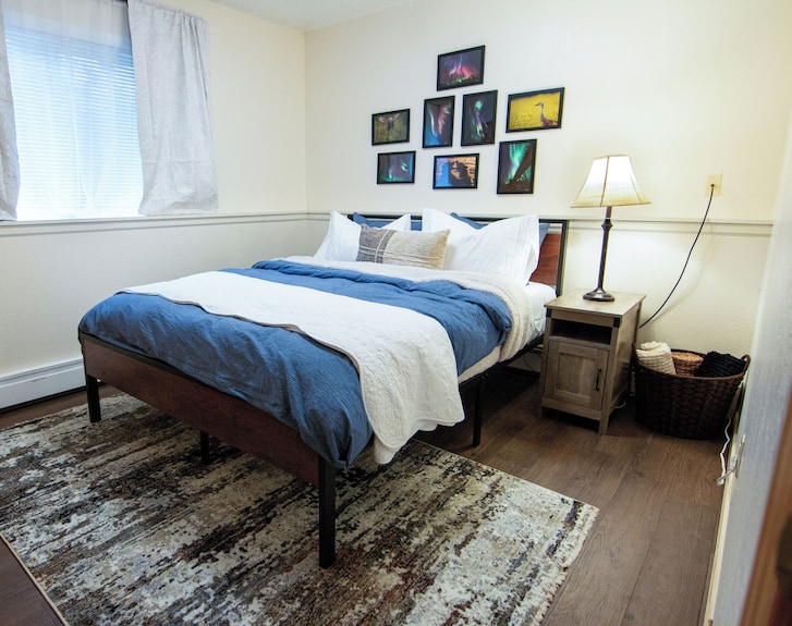 Birch Landing Warm Fireplace & Aurora Views - Fairbanks, AK