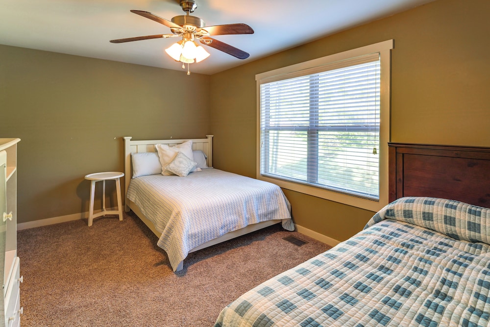 Walk to Marina: Center Hill Lake Home w/ Hot Tub - Comté de DeKalb ...