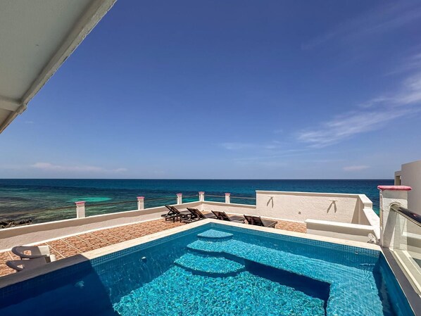 Beautiful Studio with Shared Rooftop Pool Reviews, Deals & Photos 2026 ...