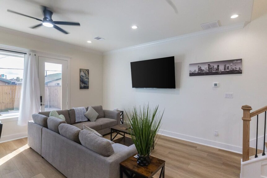 Lavish Home Close To Downtown Houston With Game Rm - Houston, TX