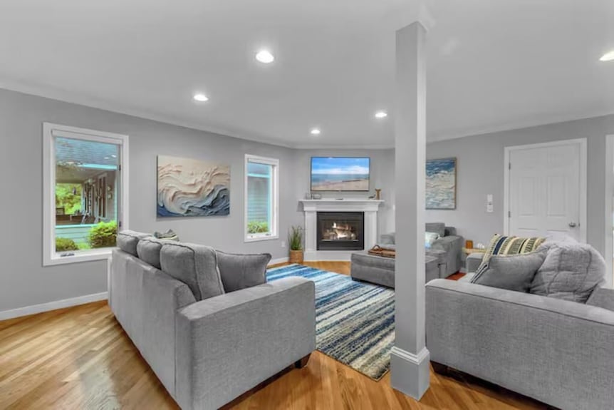 Beachside Bliss W/ Game Room, Gym & Golf Green - Madison, CT