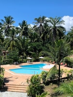 2 piscinas exteriores 