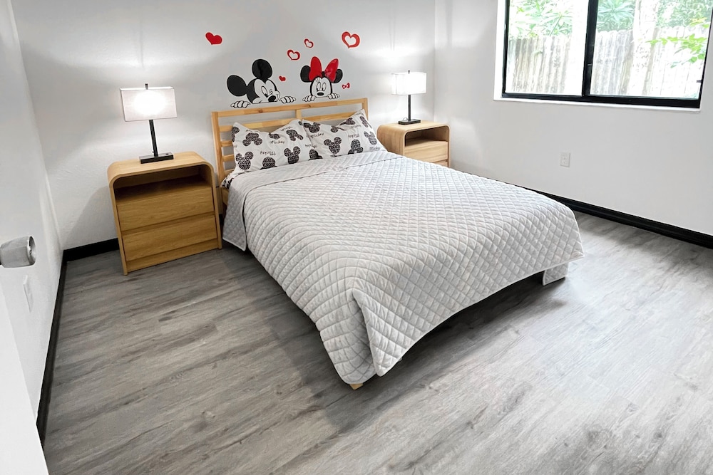 Accessible Palm Bay Escape Arcade•Coffee Bar•Wi-Fi•Work Space•Roll-in ...