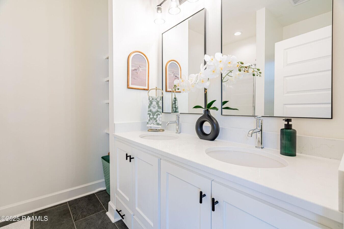 New/modern 3b/2.5bt Townhome In The Heart Of Town - Breaux Bridge, LA