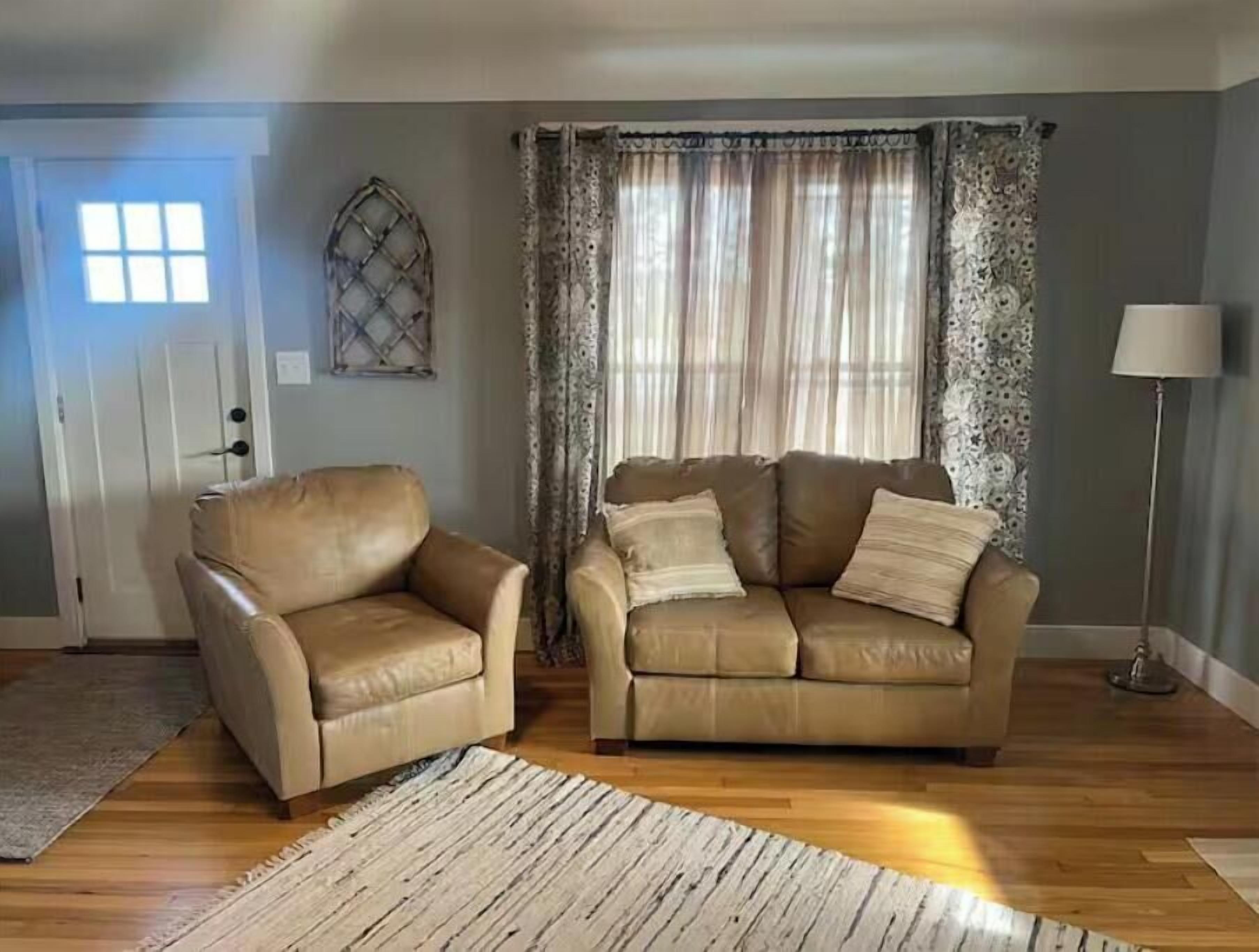 Restyle & Co House - Hammond, WI