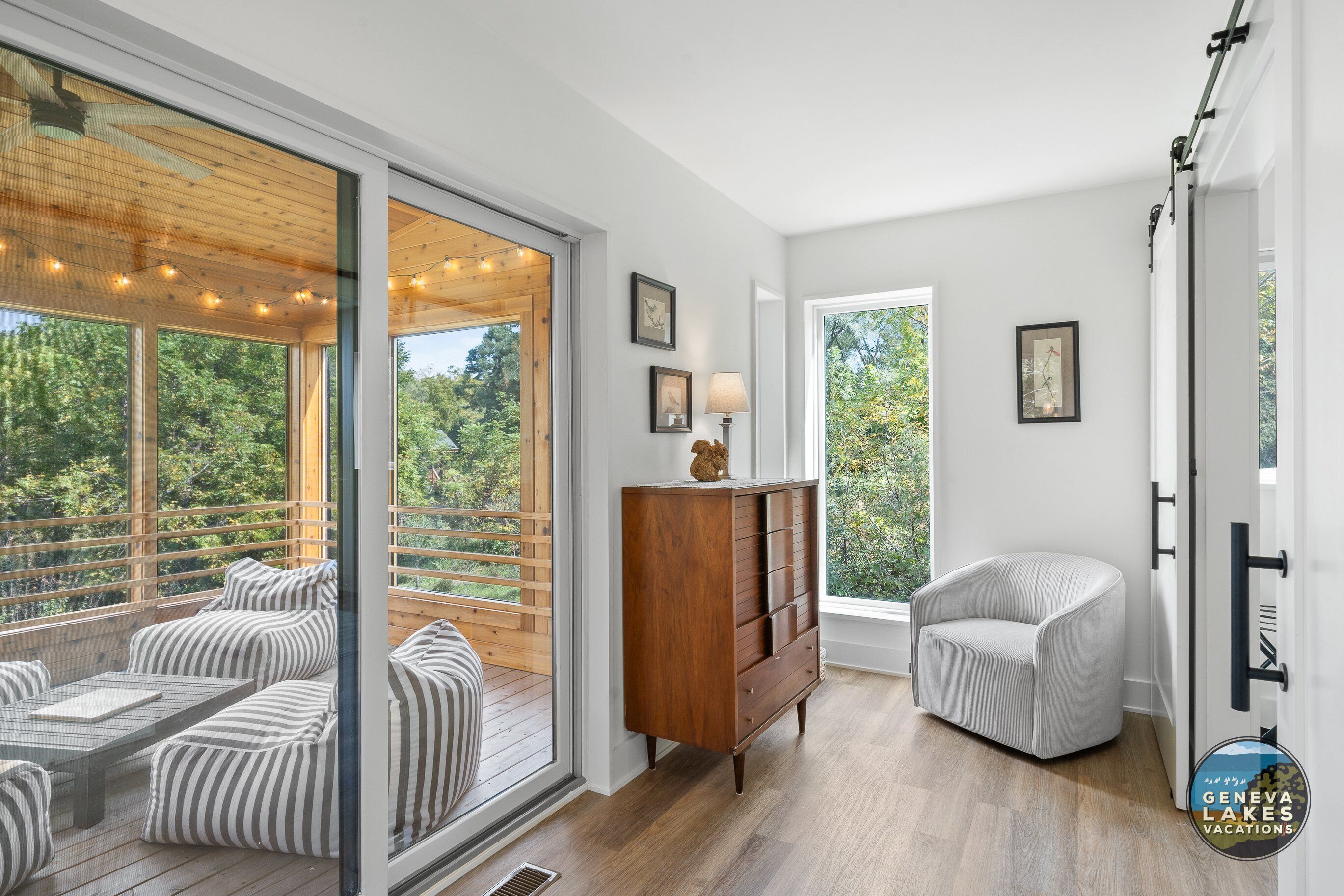 Modern Whitewater Lake Retreat On Private Cove With Views Screened Porch - Kettle Moraine State Forest, Whitewater