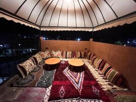 Casa, sacada, vista para a montanha | Terraço/pátio