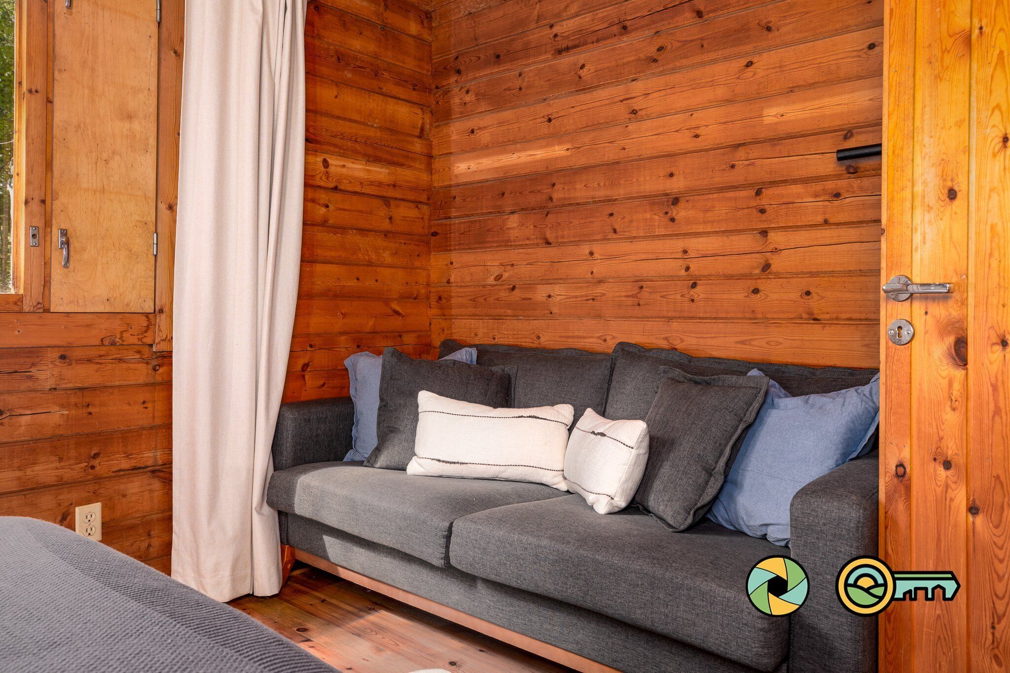 Basye Retreat - Authentic Log Cabin Coziness! - Virginia