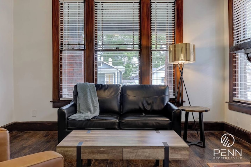 Spacious 3-in-1 Vintage Brick Escape - 曼非斯