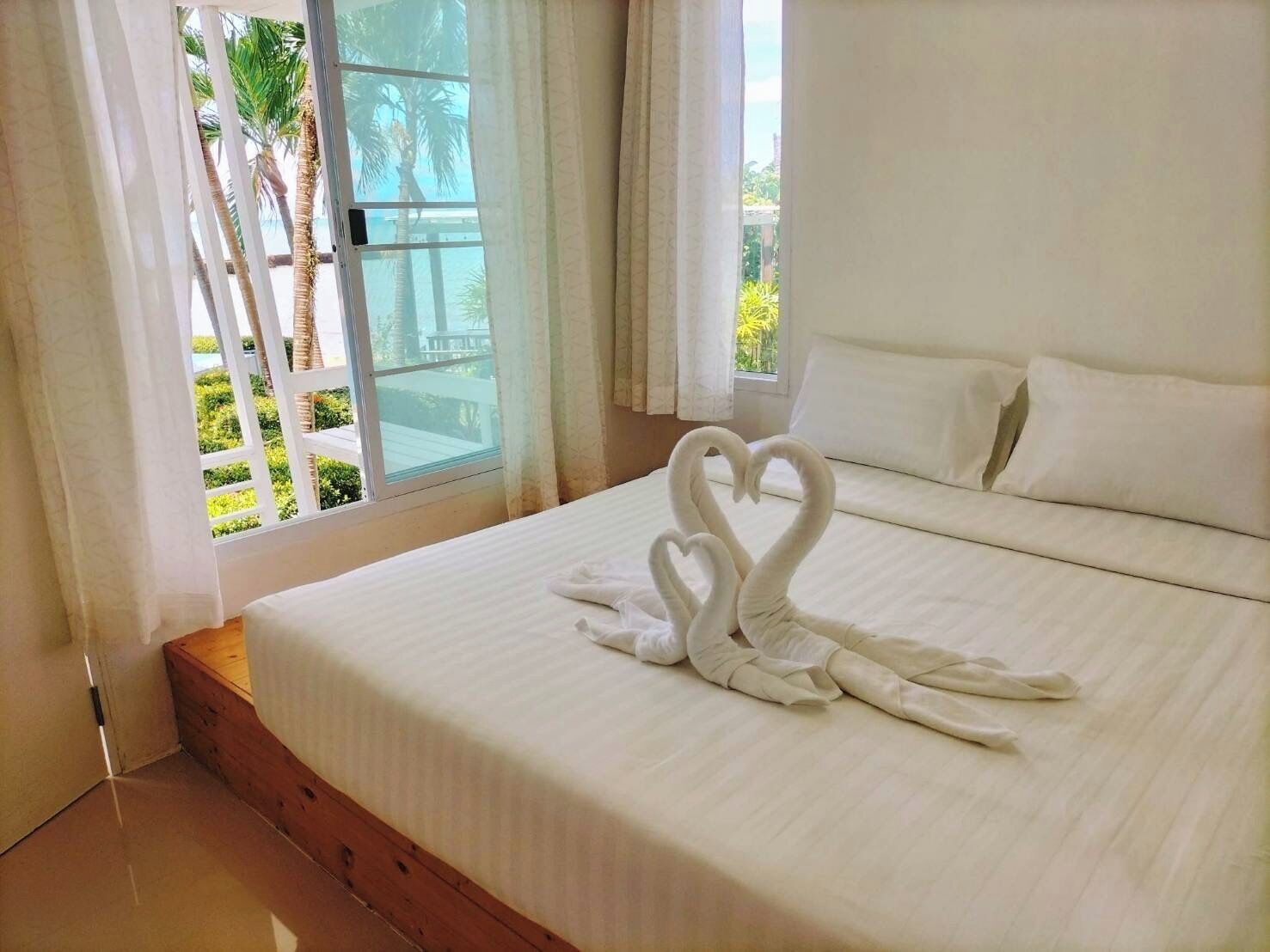 Quarto Duplo, vista para a piscina | Roupa de cama fornecida 