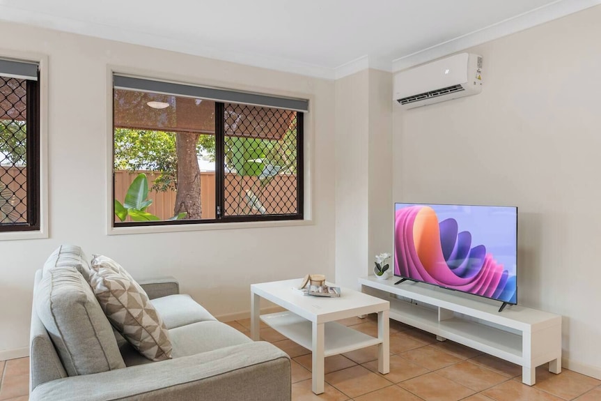 1-bedroom Unit With Private Yard - Gold Coast