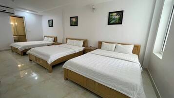 Quarto Familiar | Secretária, Wi-fi grátis, roupa de cama fornecida