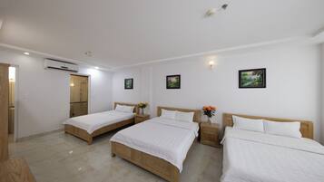 Quarto Familiar | Secretária, Wi-fi grátis, roupa de cama fornecida