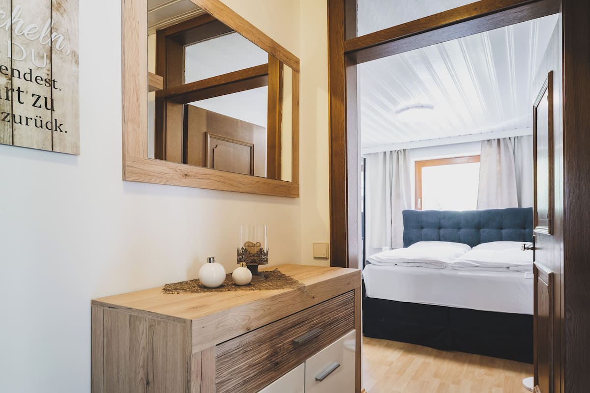 Condo conforto, sacada, vista para a montanha | Cortinas blackout, quartos à prova de som, Wi-Fi de cortesia