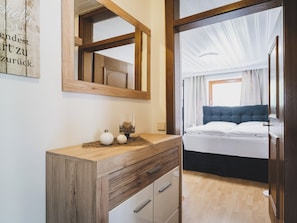 Condo conforto, sacada, vista para a montanha | Cortinas blackout, quartos à prova de som, Wi-Fi de cortesia