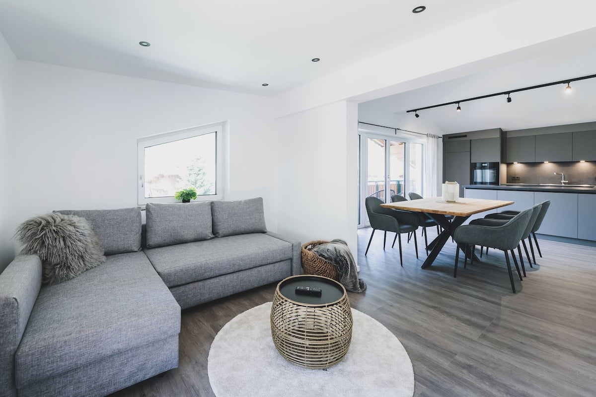 Condo luxo, sacada, vista para a montanha | Área de estar