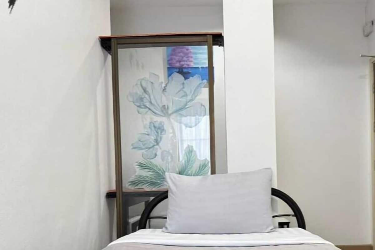 Quarto Individual Standard | Secretária, Wi-fi grátis, roupa de cama fornecida