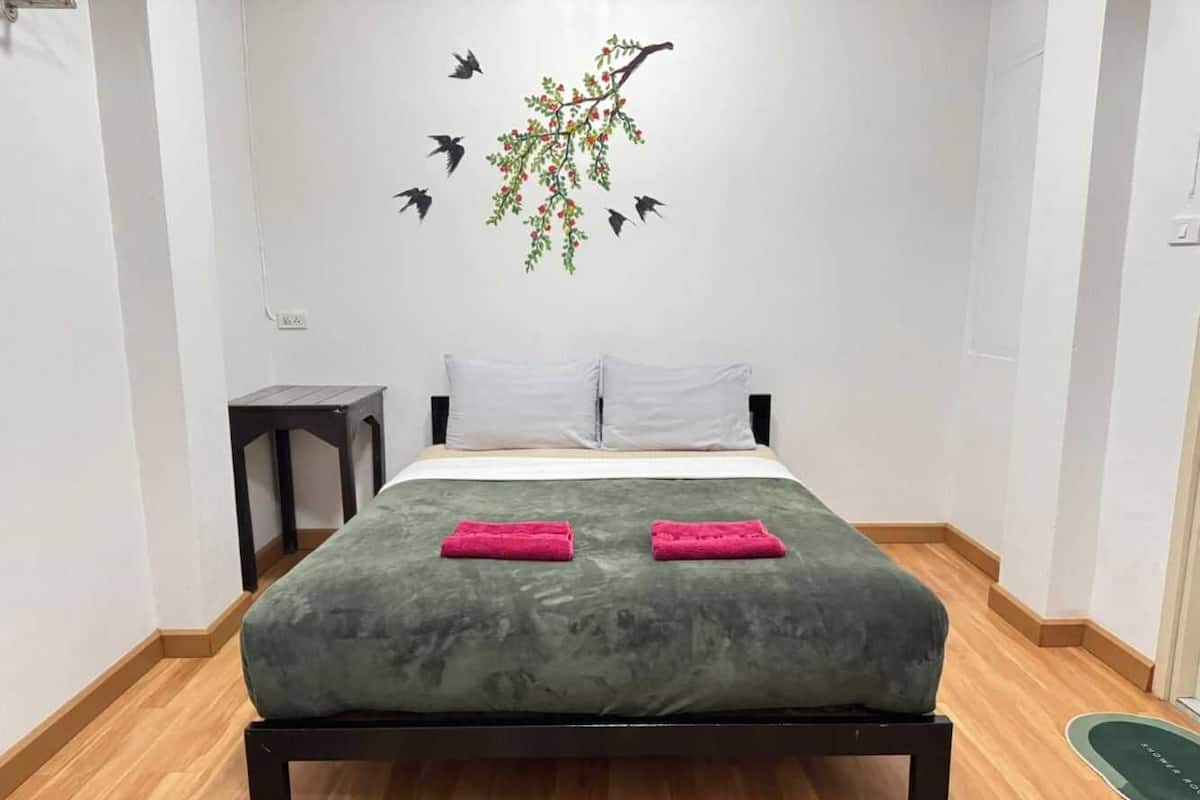 Quarto Duplo Standard | Secretária, Wi-fi grátis, roupa de cama fornecida