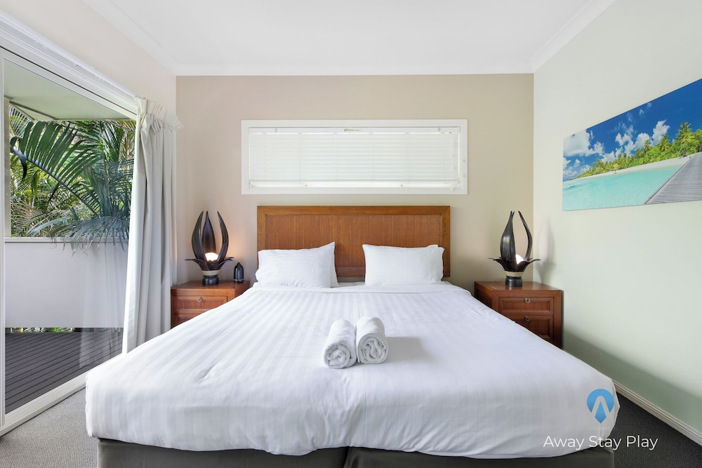 Diggers Beach Retreat - 2 Bedroom Villa in Aanuka Resort - Korora Bay ...