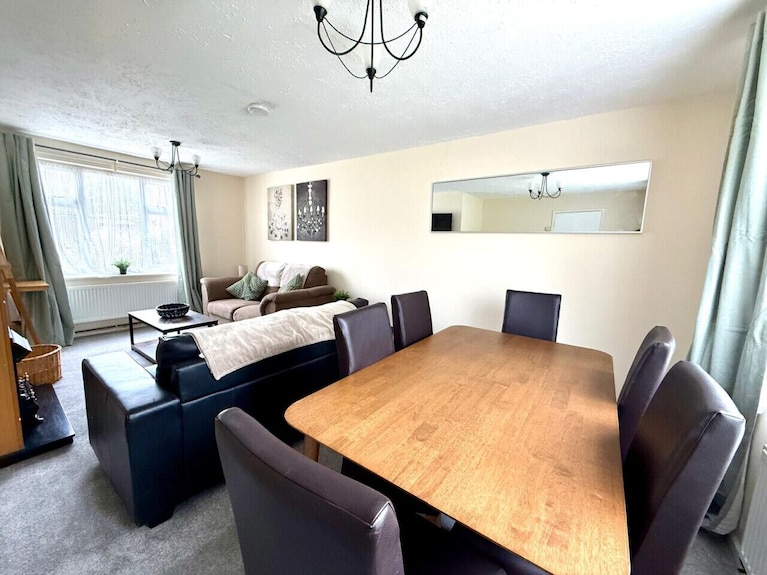 Queens House Long Stay Parking Recently Refreshed - Swindon