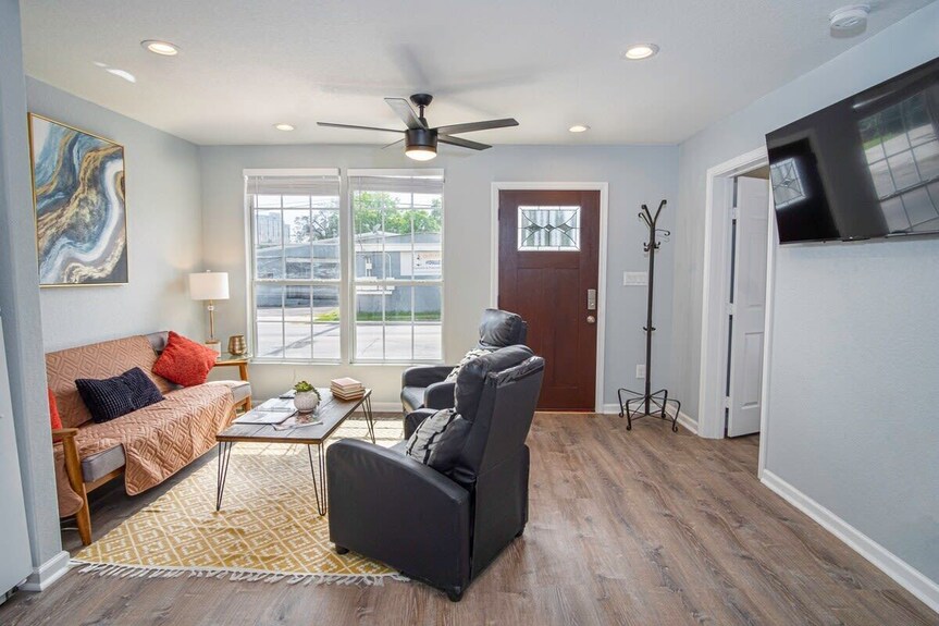 Downtown Delight: 3br/2ba Jewel Near Riverwalk - King William - San Antonio