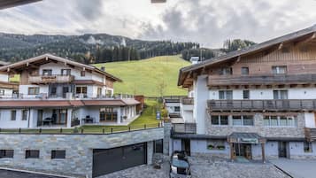 Apartamento standard, sacada, vista para a montanha | Vista da sacada