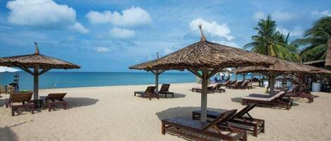 Vista para praia/oceano