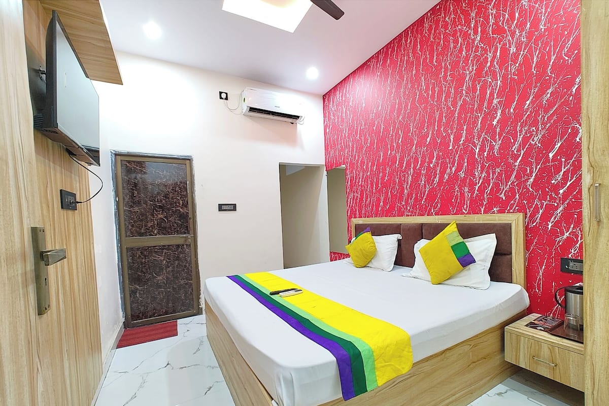 Quarto Duplo Deluxe, várias camas, ar condicionado | Roupa hipoalergénica, secretária, quartos insonorizados, Wi-fi grátis